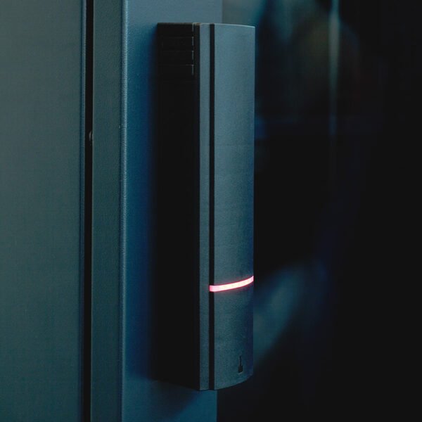 TZ SlideHandle - Electronic Door Lock For Racks - EDP Europe