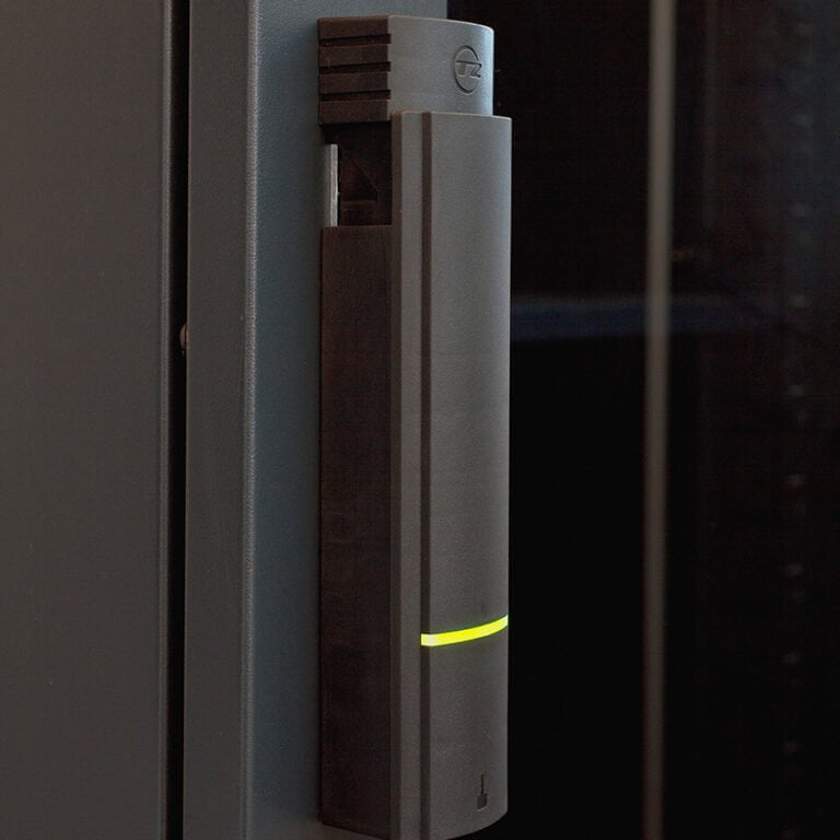 TZ SlideHandle - Electronic Door Lock For Racks - EDP Europe